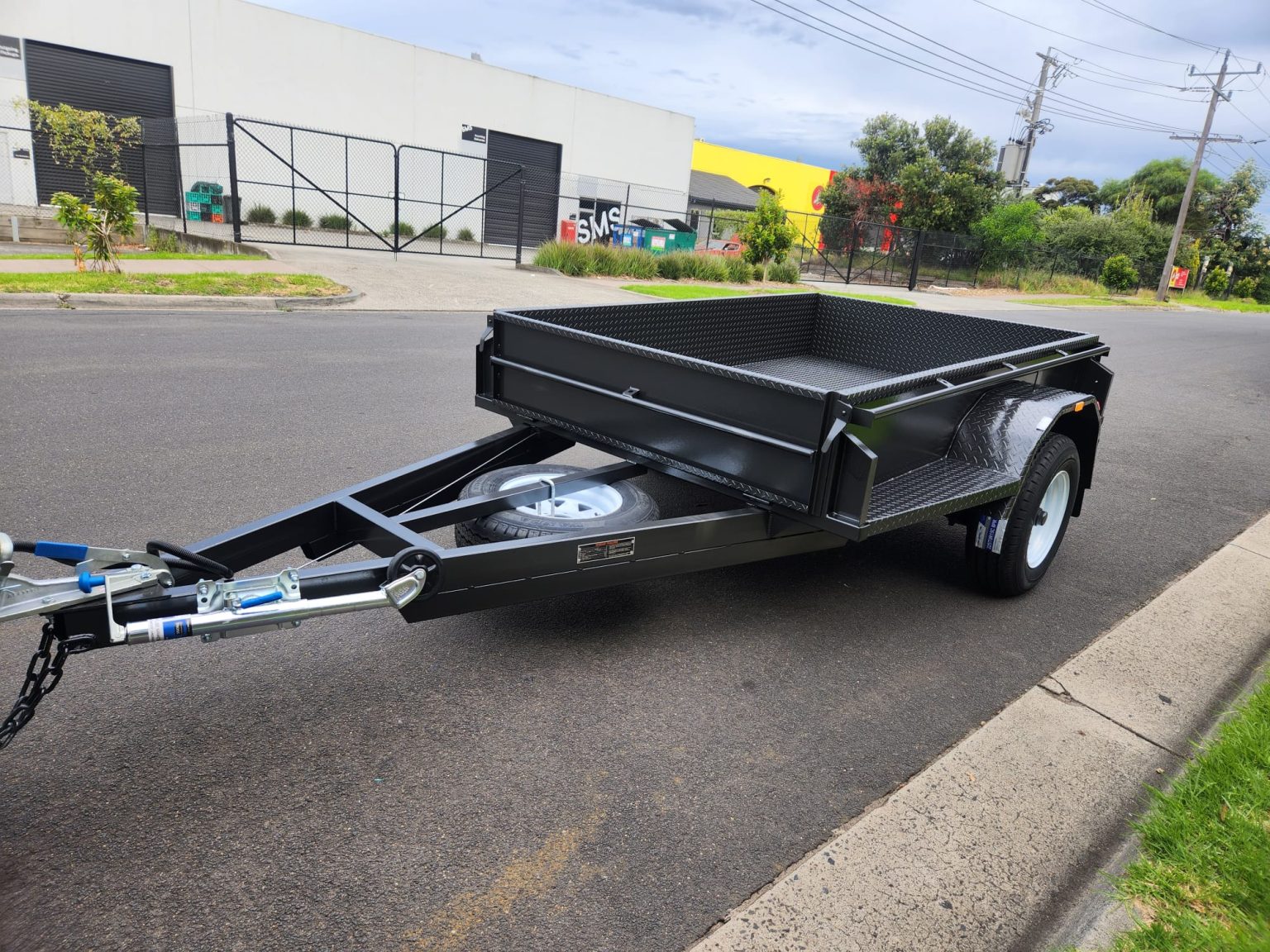 8x5 Deluxe Box Trailer | Roshar Trailers